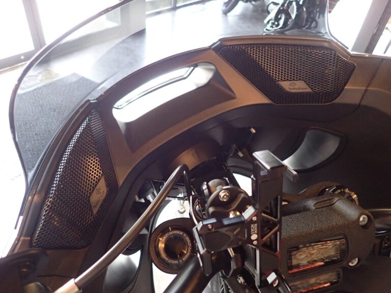 FXLRSTご納車＆Custom！！ - Harley-Davidson® 成田